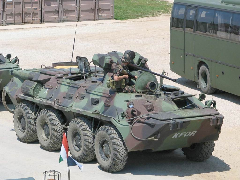 Magyar BTR-80A-k Koszovóban