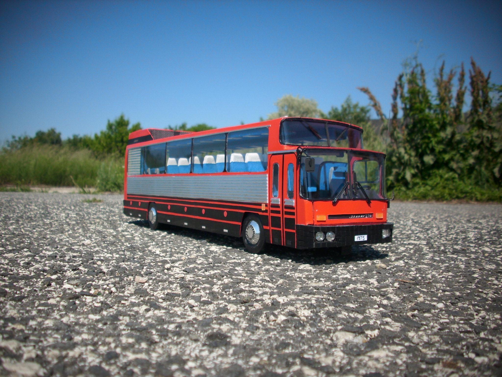 Ikarus 270