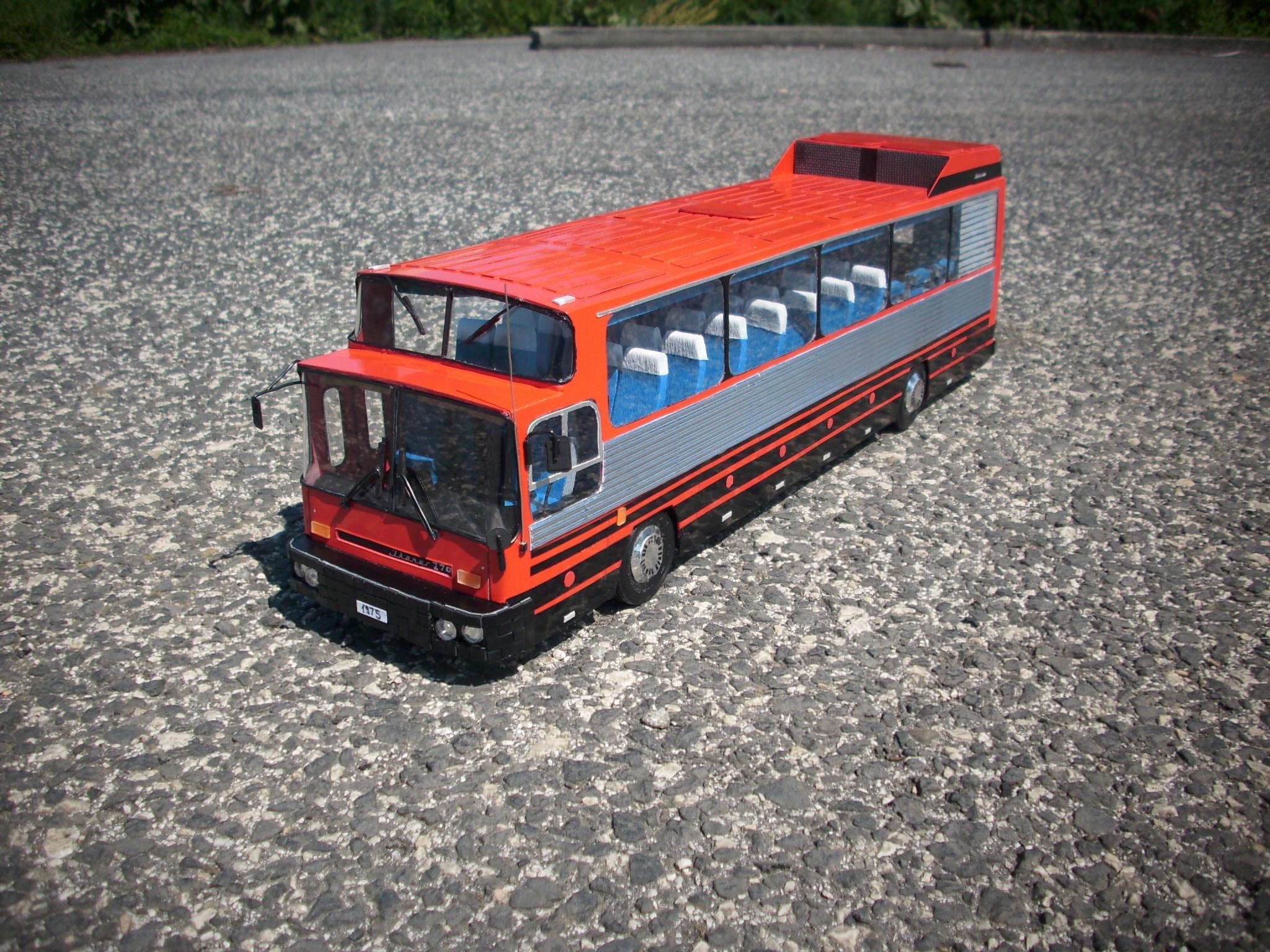 Ikarus 270